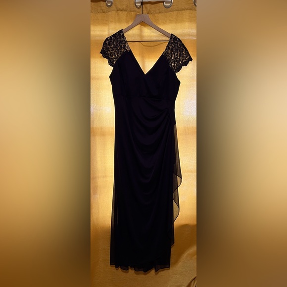 Dresses | Super Flattering Deep Navy Dress | Poshmark